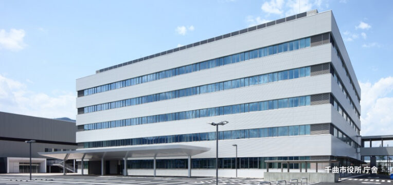 【自治体DXを加速するなら！】視察やデモ体験が可能なテレビ窓口システムの最新導入事例 | テレビ会議システム・Web会議 LoopGate